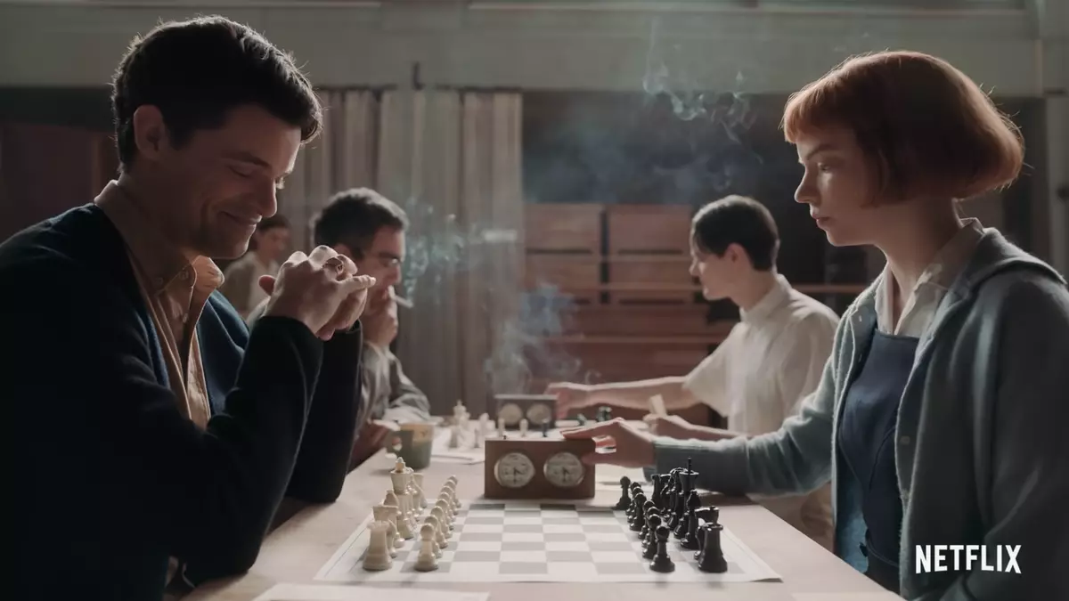 Beth Harmon bermain catur di