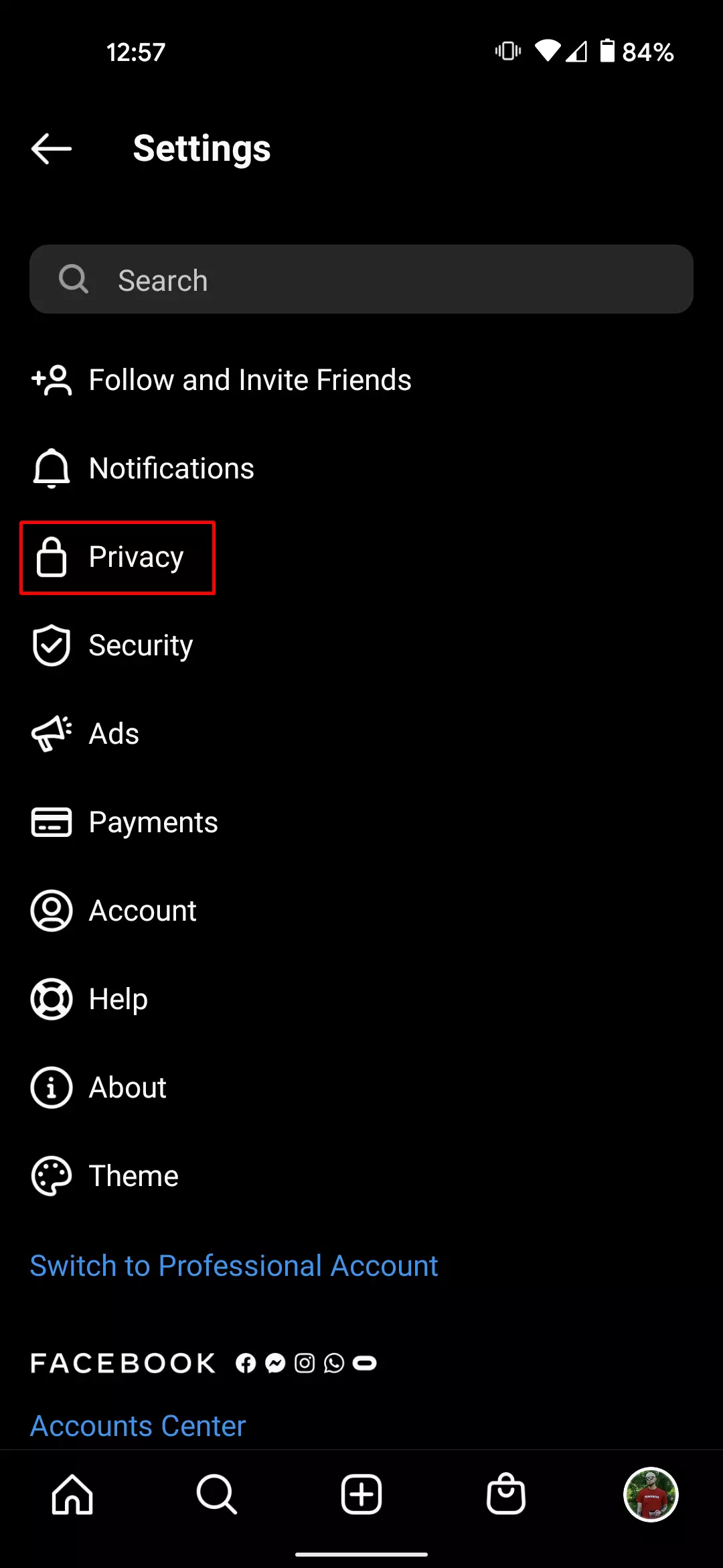 obraz menu ustawień Instagrama z zaznaczeniem opcji prywatności