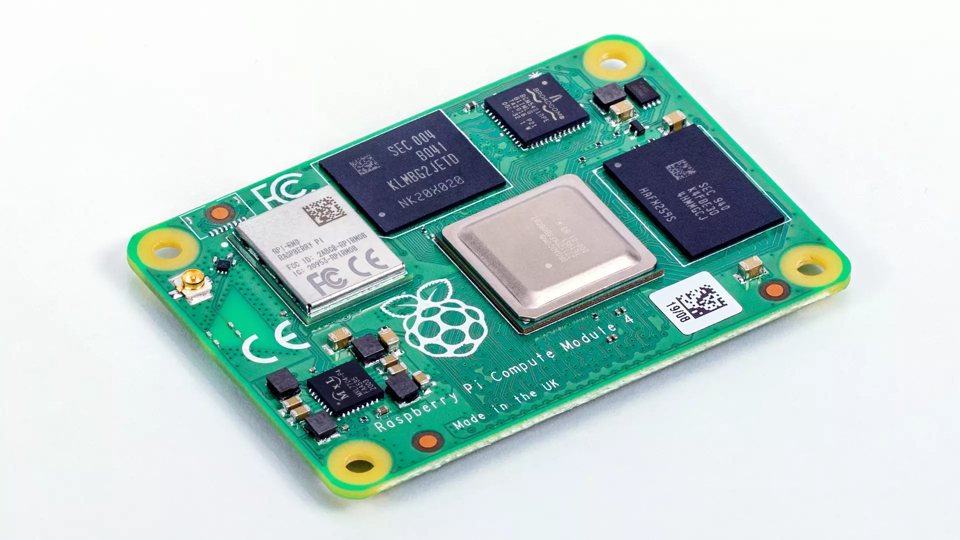 Modulul 4 de calcul Raspberry Pi de 2 inchi se lansează la doar 25 USD