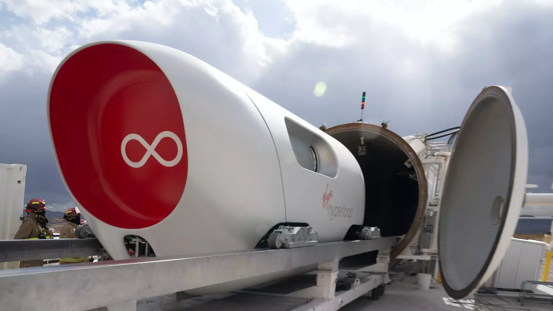 Virgin Hyperloop suoritti onnistuneesti testin ihmismatkustajilla