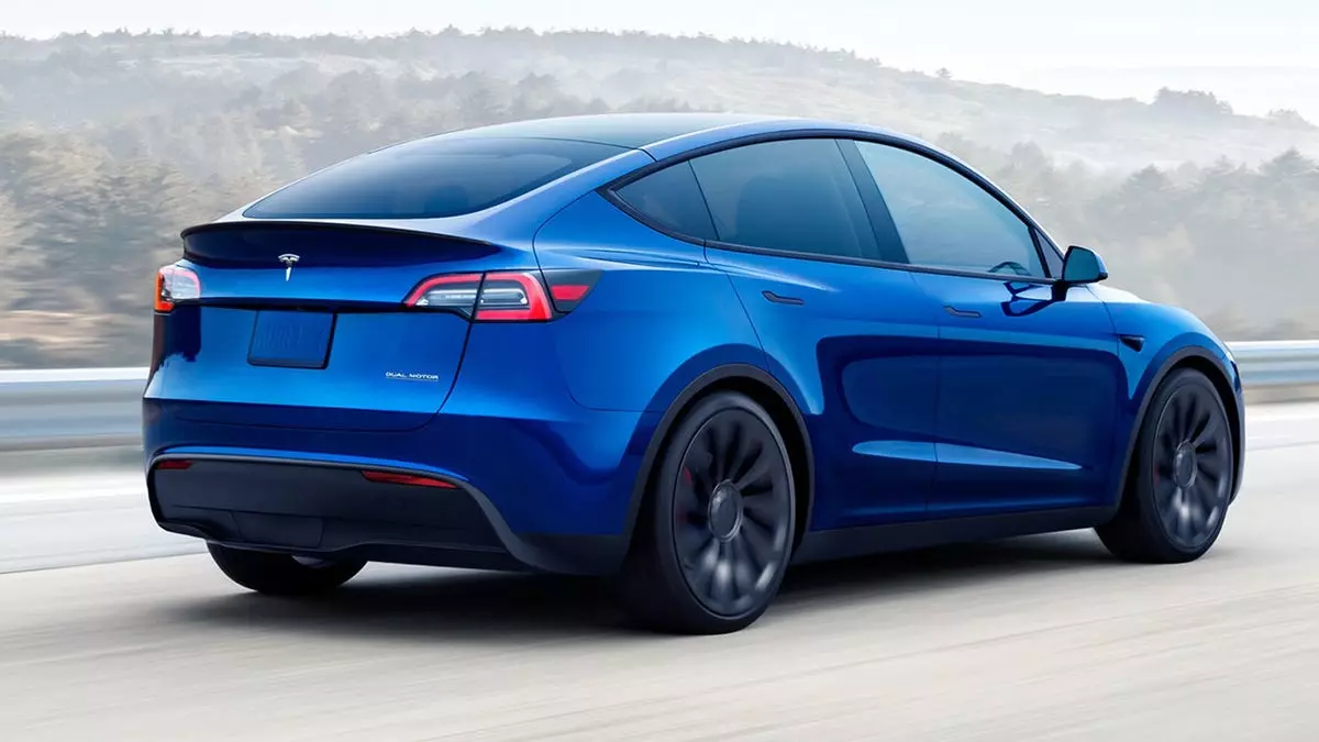 Dahar ta' Tesla Model Y SUV blu