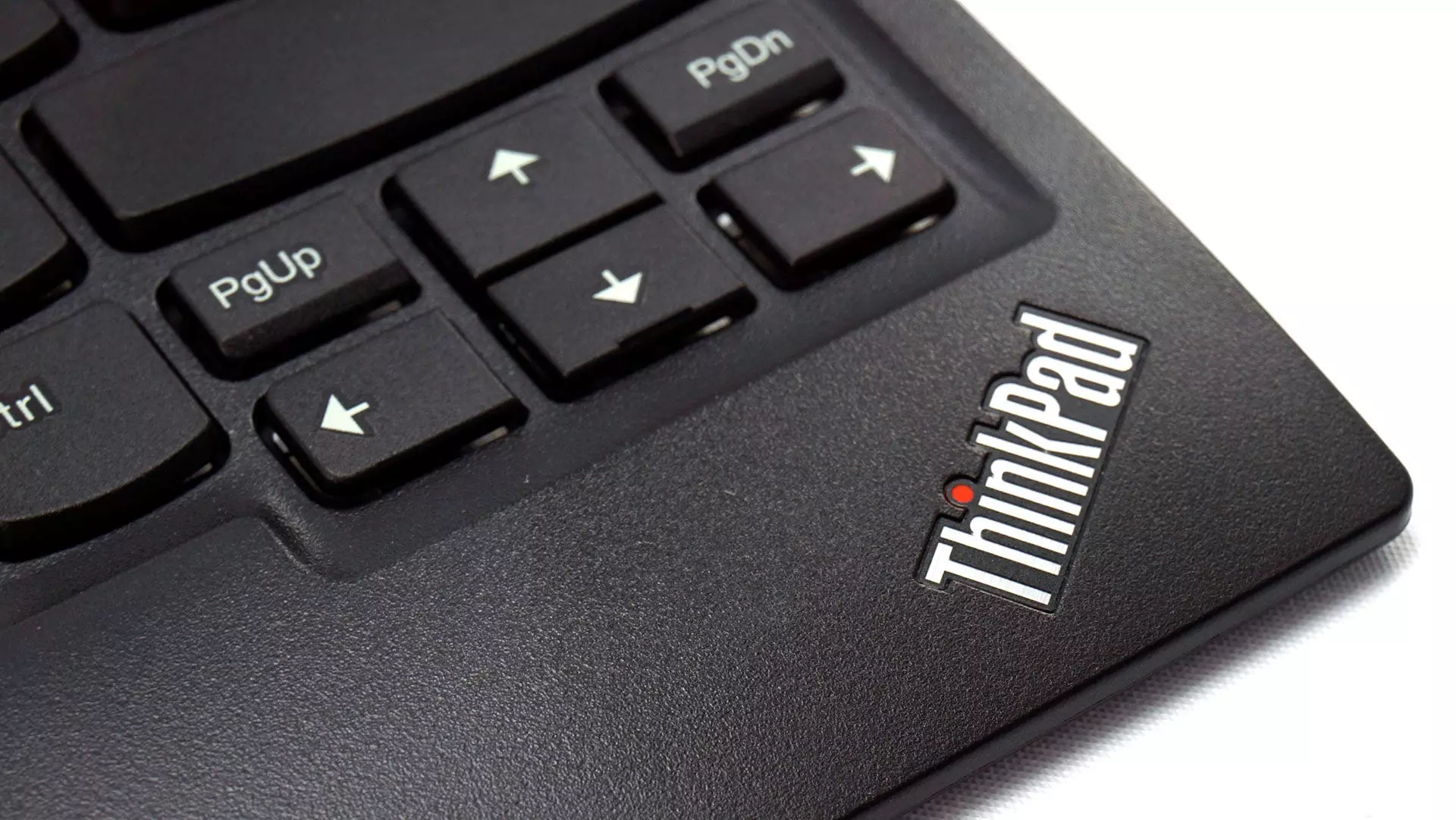 Logo ThinkPad na klávesnici