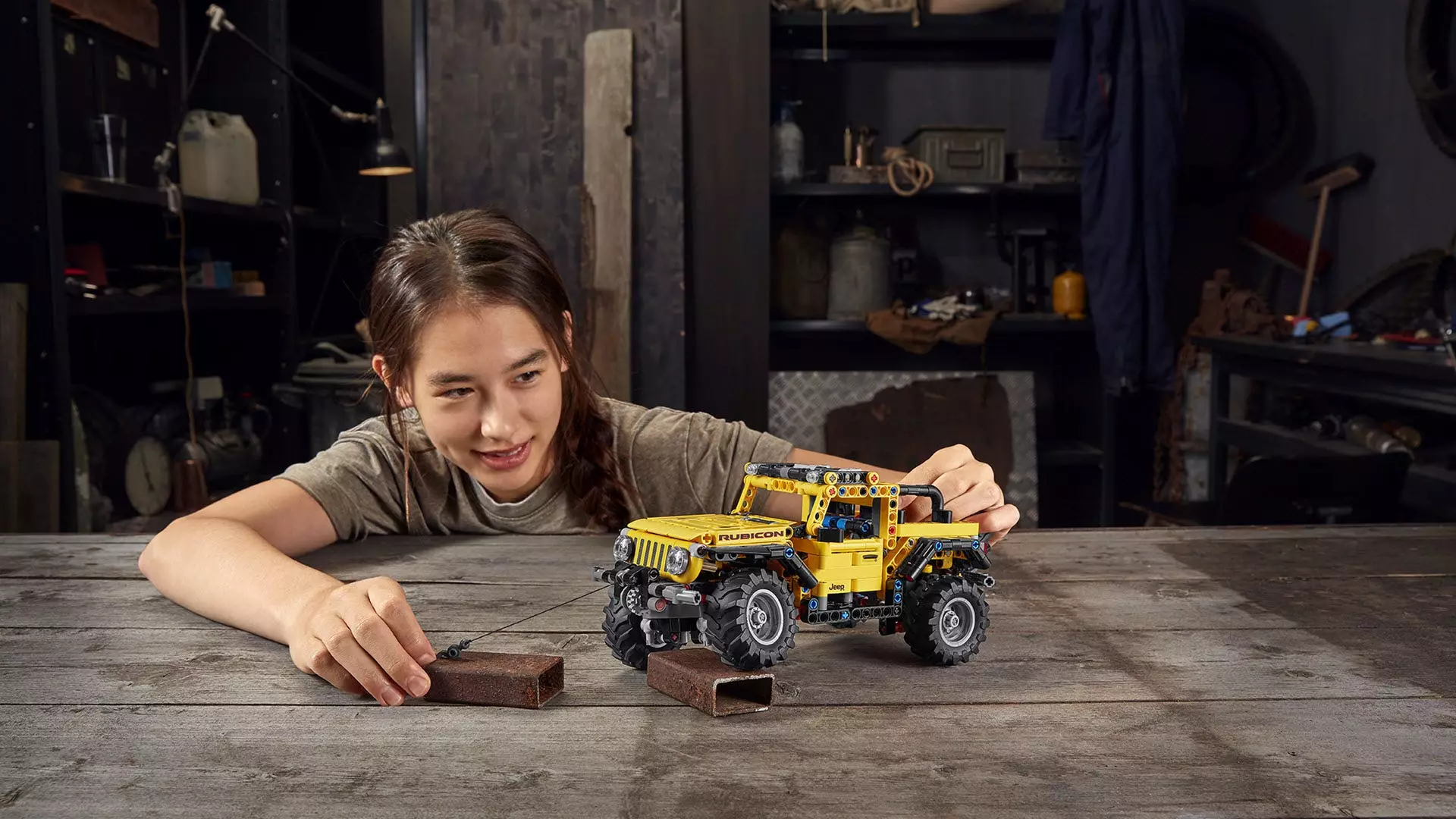 Aja maastossa uuden LEGO Technic Jeep Wrangler Rubiconin kanssa