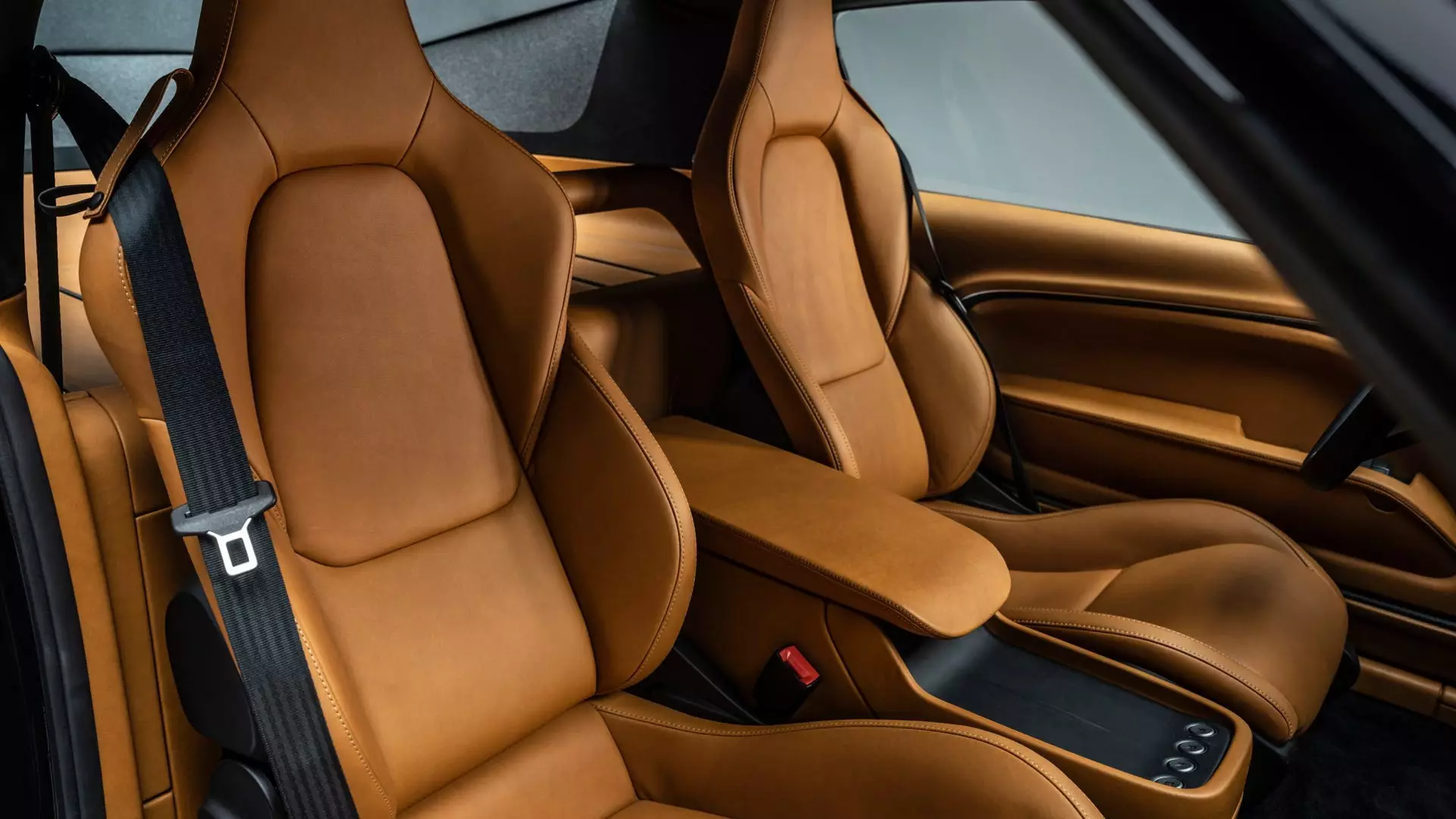 Charge Cars Modern Mustang EV belső