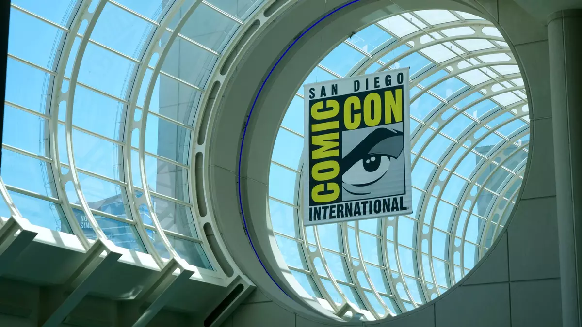 San Diego Comic-Con di dalam pusat konvensyen sepanduk untuk konvensyen digantung