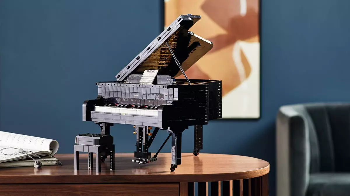 In LEGO grand piano op in buro.