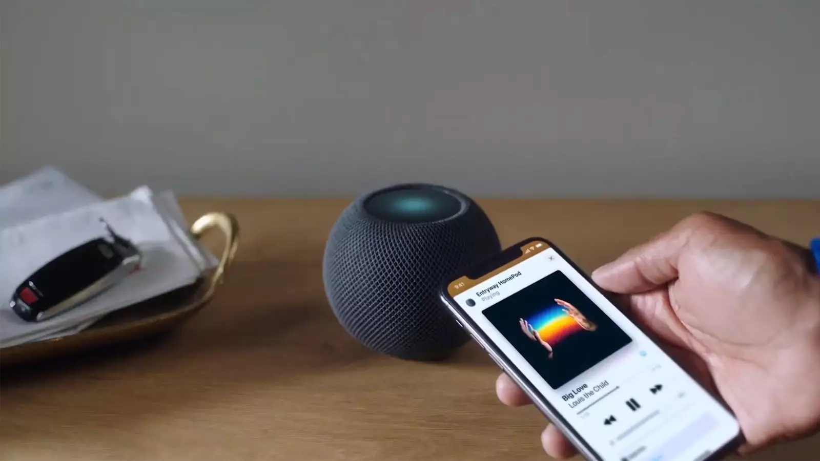 O novo HomePod Mini de 99 dólares de Apple ofrece audio estelar e integracións profundas