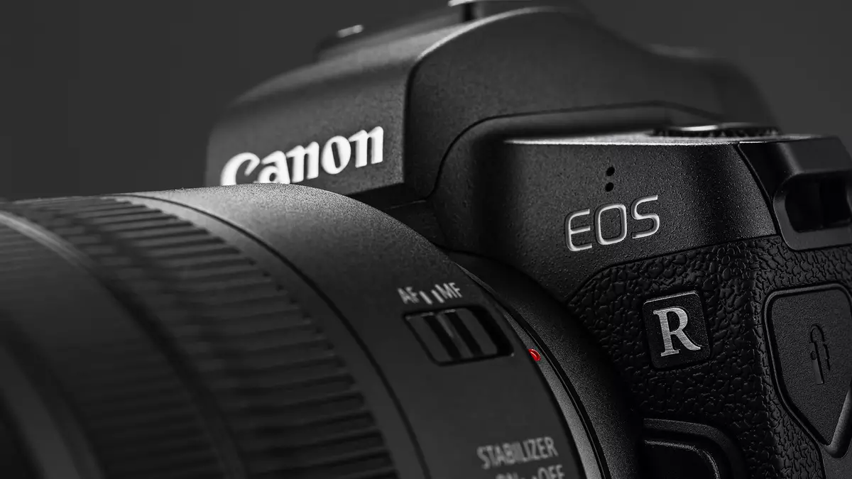Een foto van de Canon EOS R
