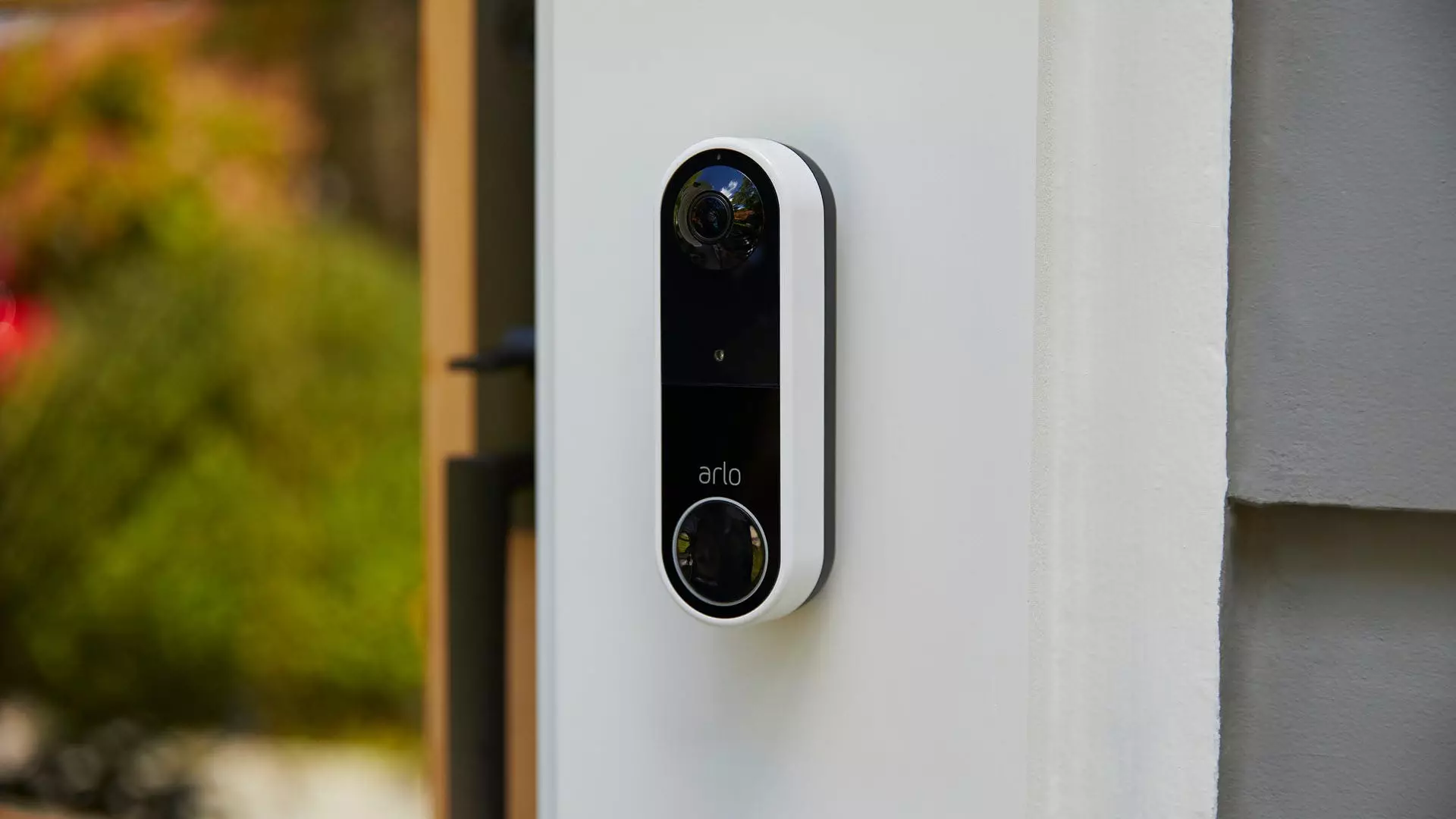 Arlo-ийн шинэ утасгүй видео хаалганы хонх нь ихэнх байшинд суулгахад илүү хялбар байдаг