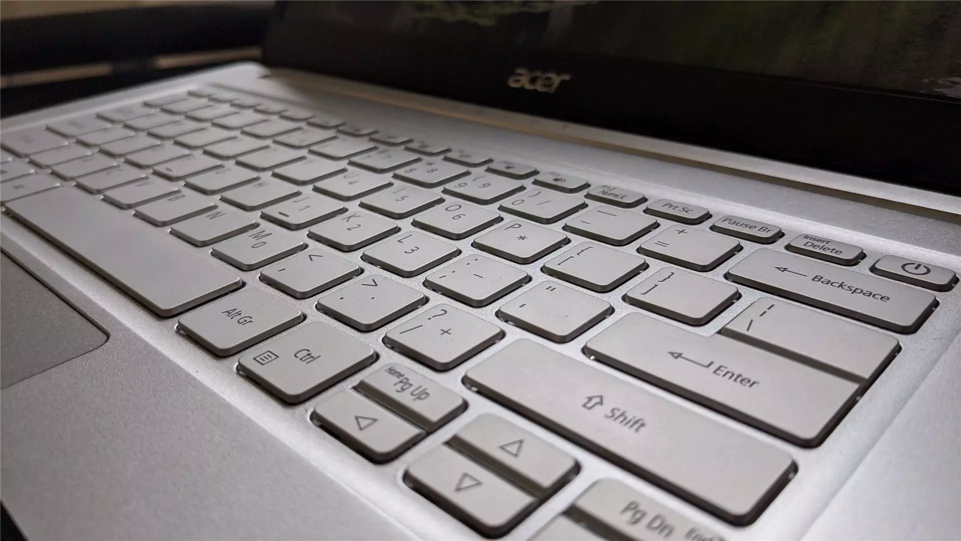 Zdjęcie makro klawiatury w Acer Swift 3