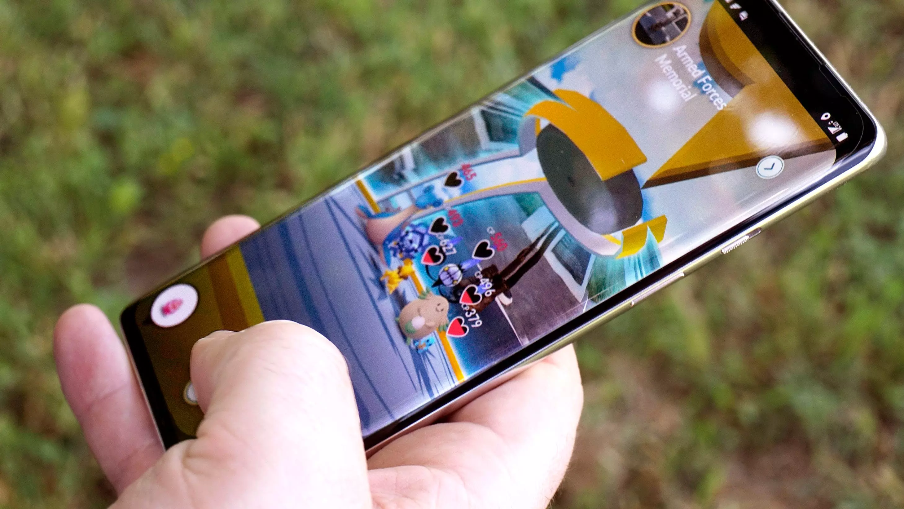 OnePlus 8 Pokemon Go тоглож байна