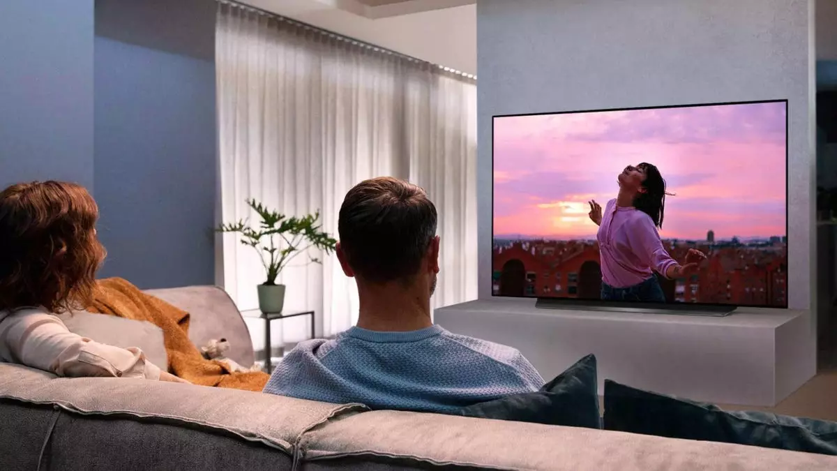 LG OLED65CXPUA TV a nappaliban