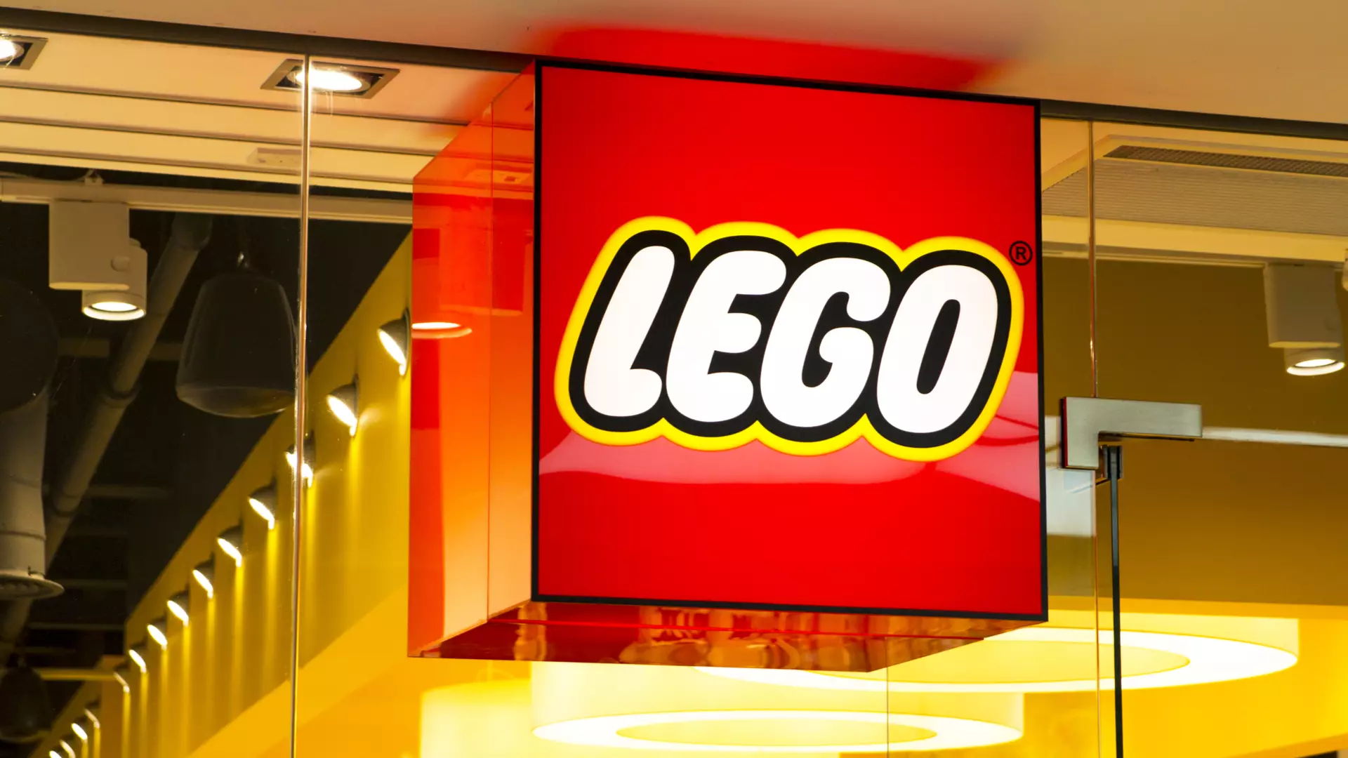 Poto tina jandela toko Lego di Trinity Shopping Center, Leeds. karajaan Inggris