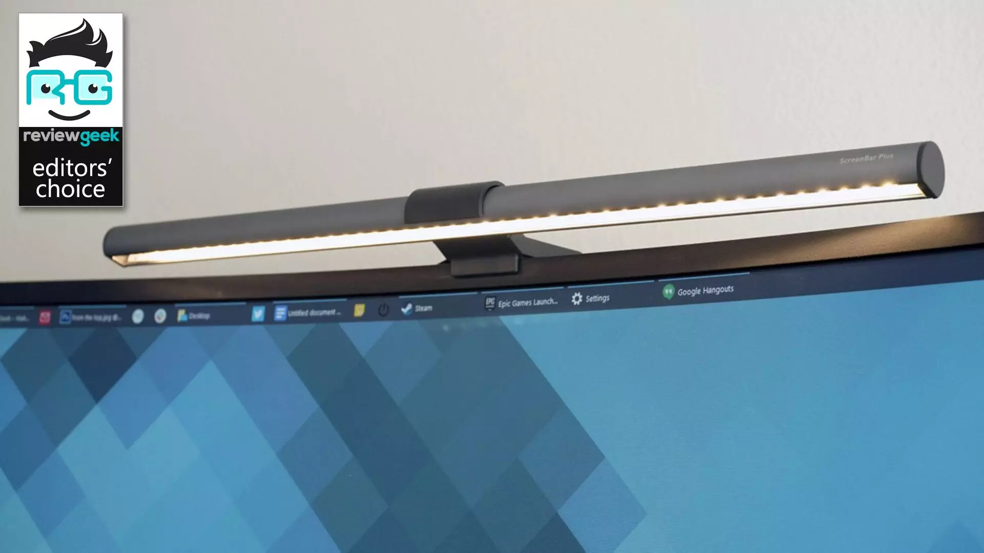 ScreenBar Plus firmy BenQ to doskonałe ulepszenie oświetlenia na biurku komputerowym