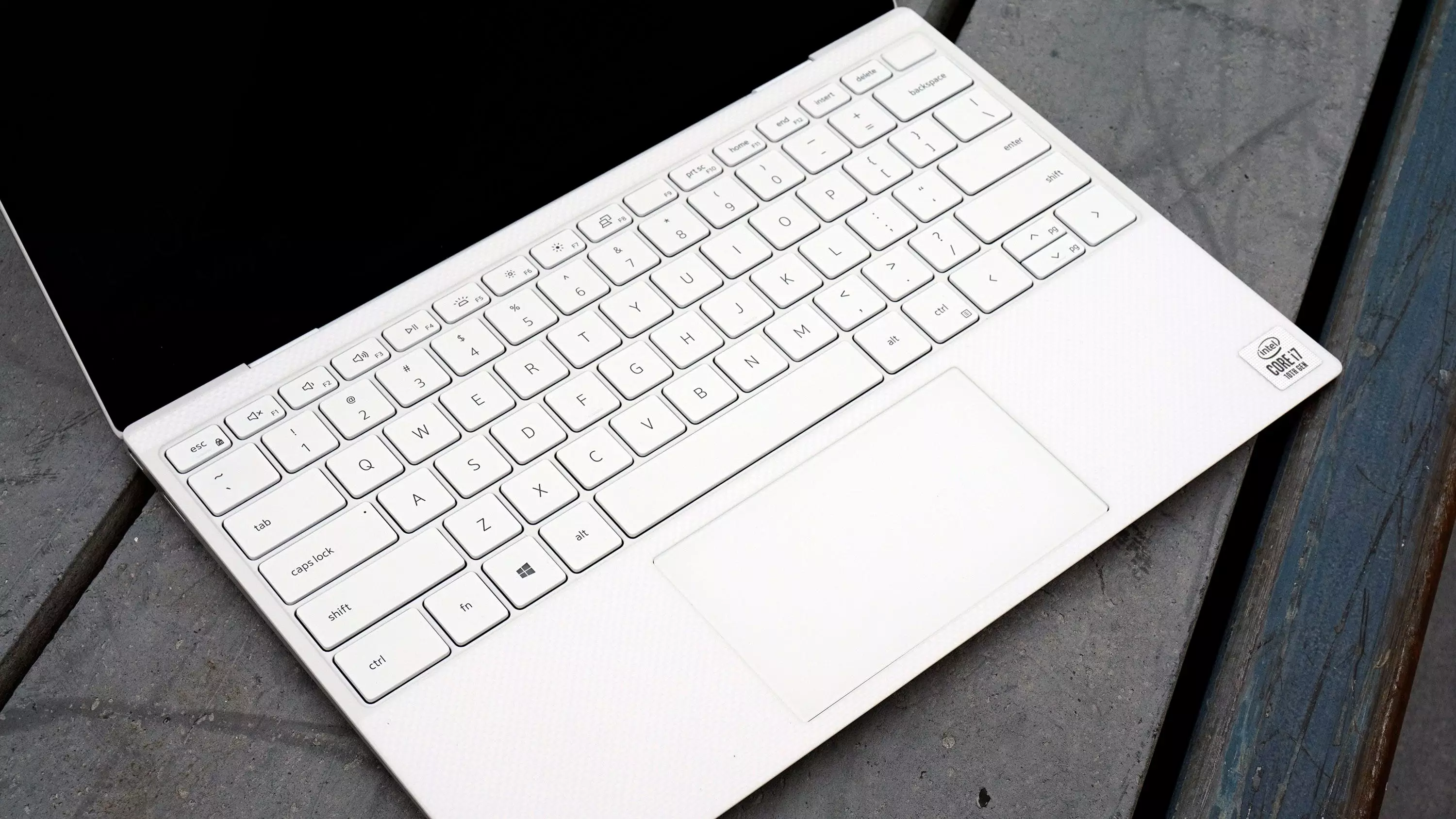 Keyboard an Touchpad.