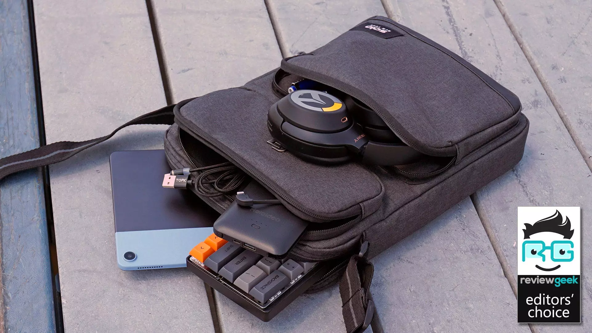 Solo Ludlow Tablet Sling Adalah Tas Kecil yang Sempurna untuk Perjalanan Laptop Kecil