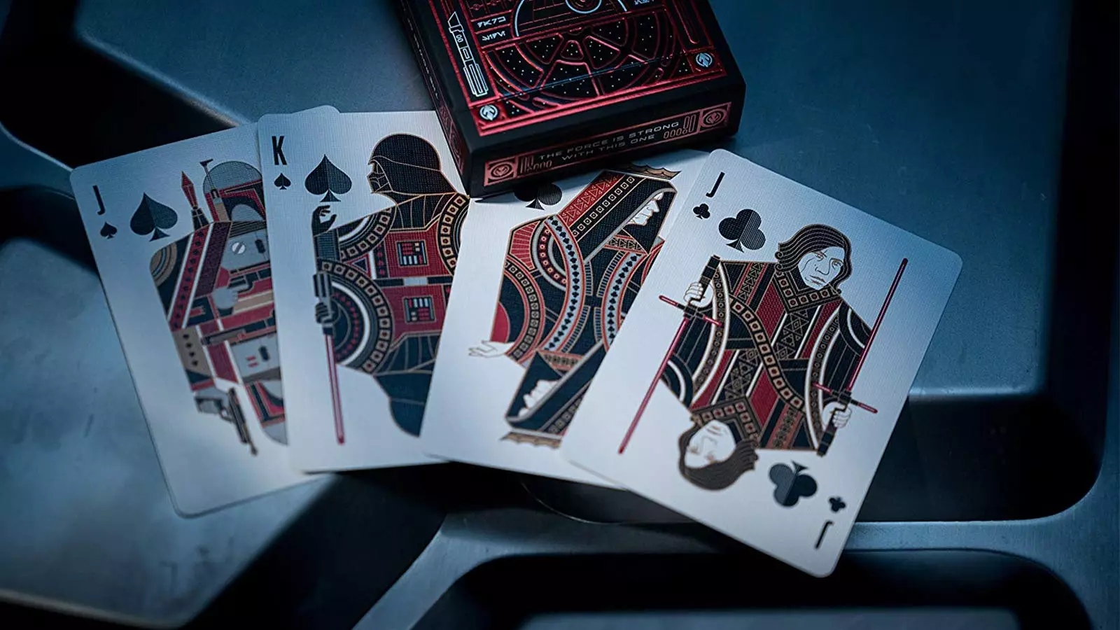 10 unieke speelkaartdekke om u kaartspeletjies op te kikker