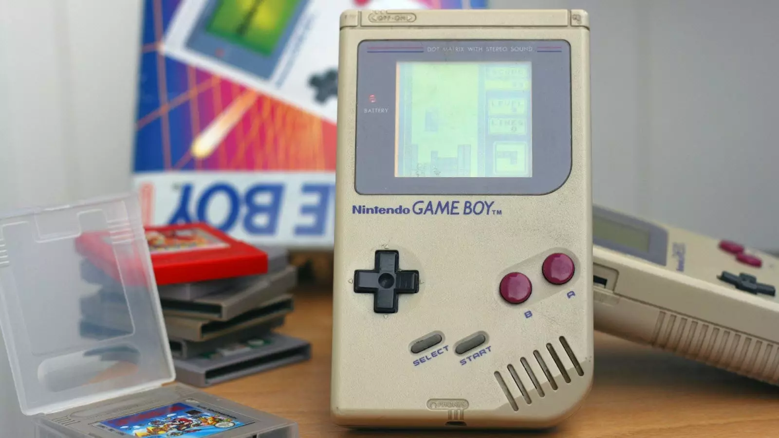 Nintendo-k ezin izan zuen 95 urteko jatorrizko Game Boy konpondu, beraz, berri bat eman zion