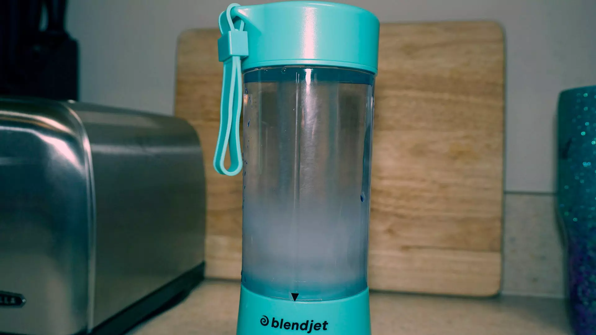 BlendJet One يعمل بالماء فقط