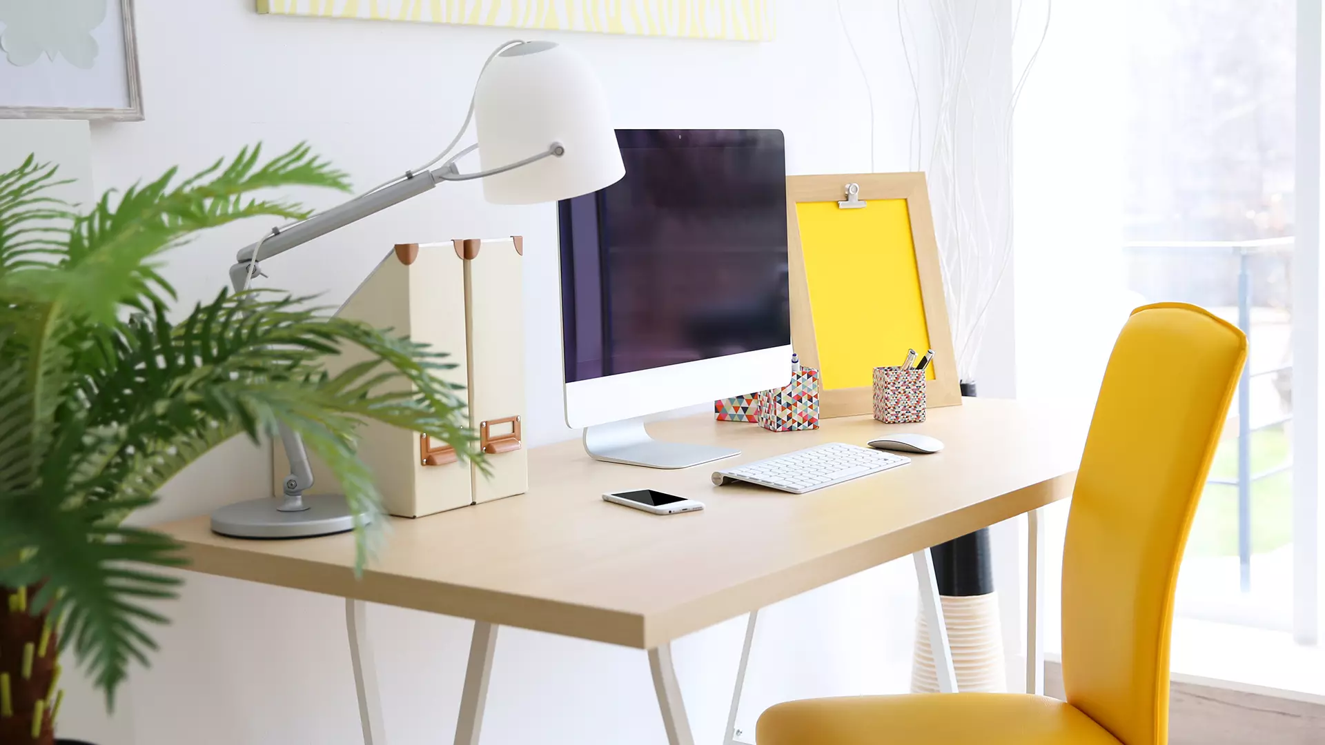 Todo o que necesitas para configurar unha oficina na casa produtiva