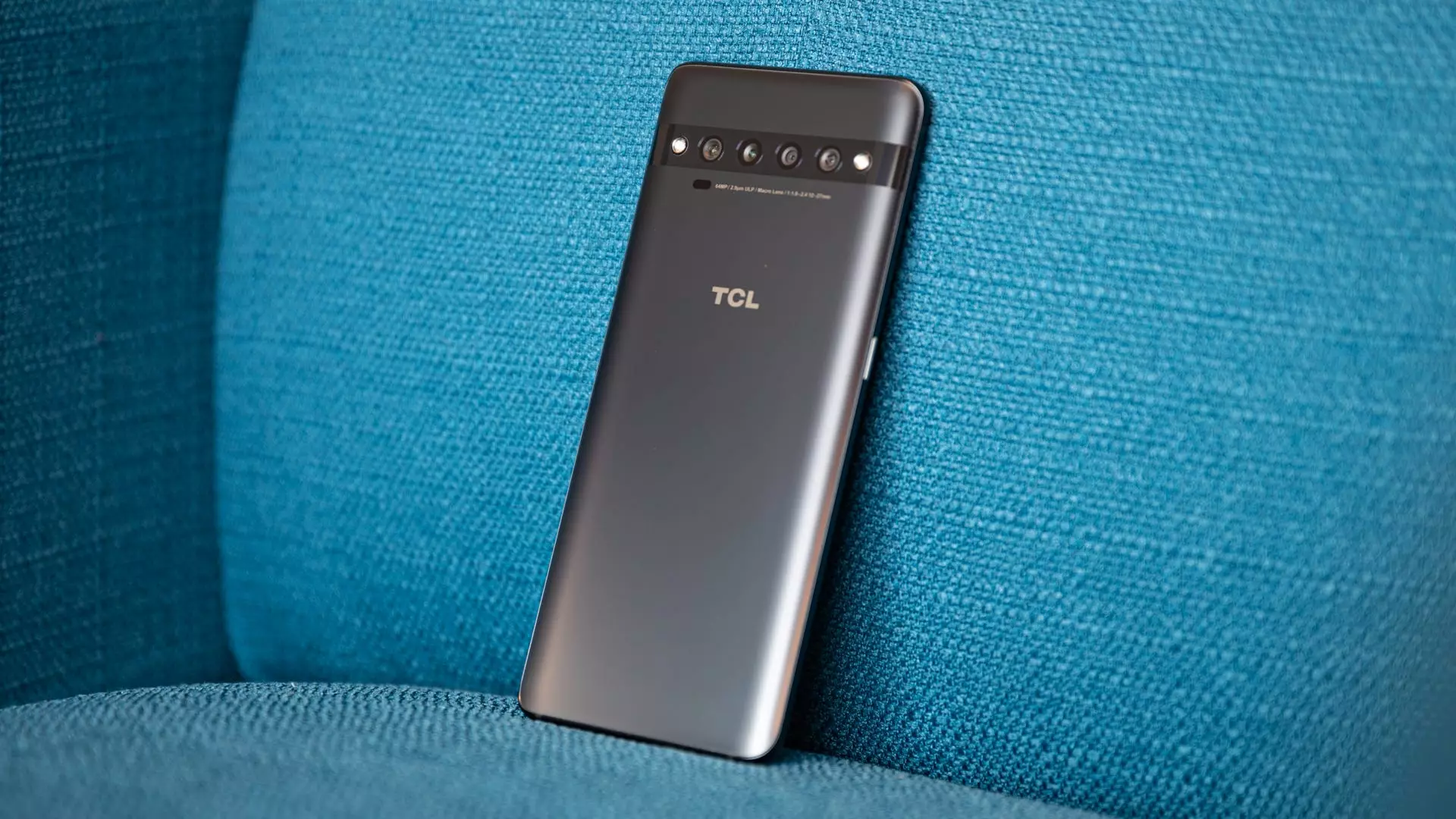 TCL 10 Pro føles som et LG og Samsung Love Child, der tager sine første skridt