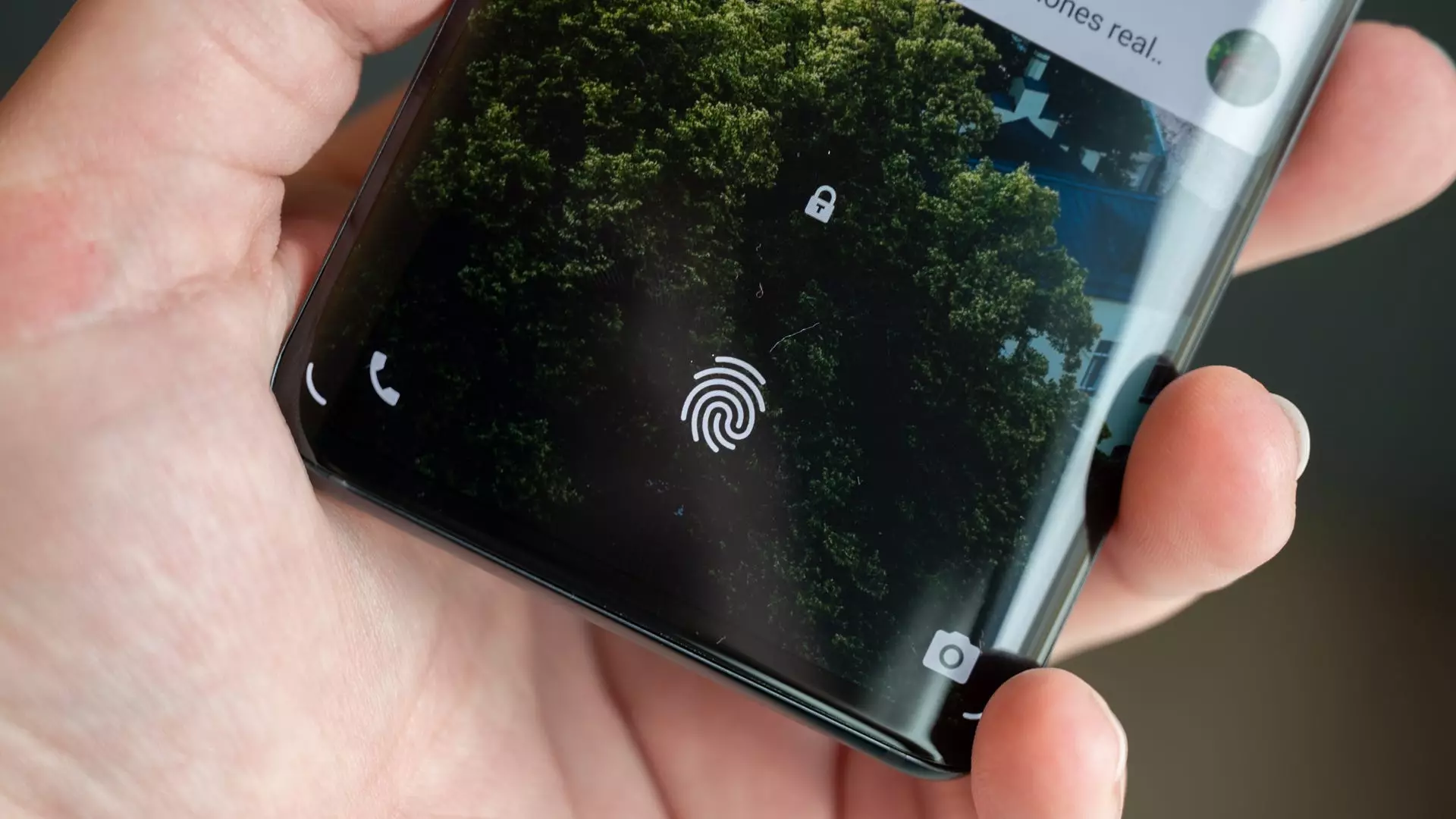 TCL 10 Pro in-display fingerprint sensor