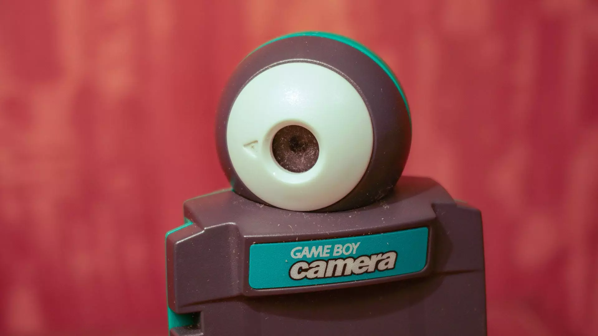 Esta lenda descubriu como usar unha cámara Game Boy como cámara web