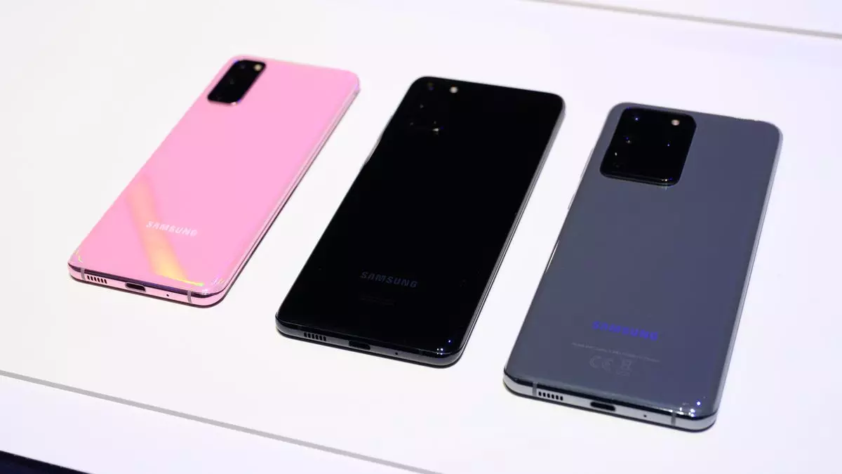 Samsung Galaxy S20 5G vs S20+ နှင့် Ultra