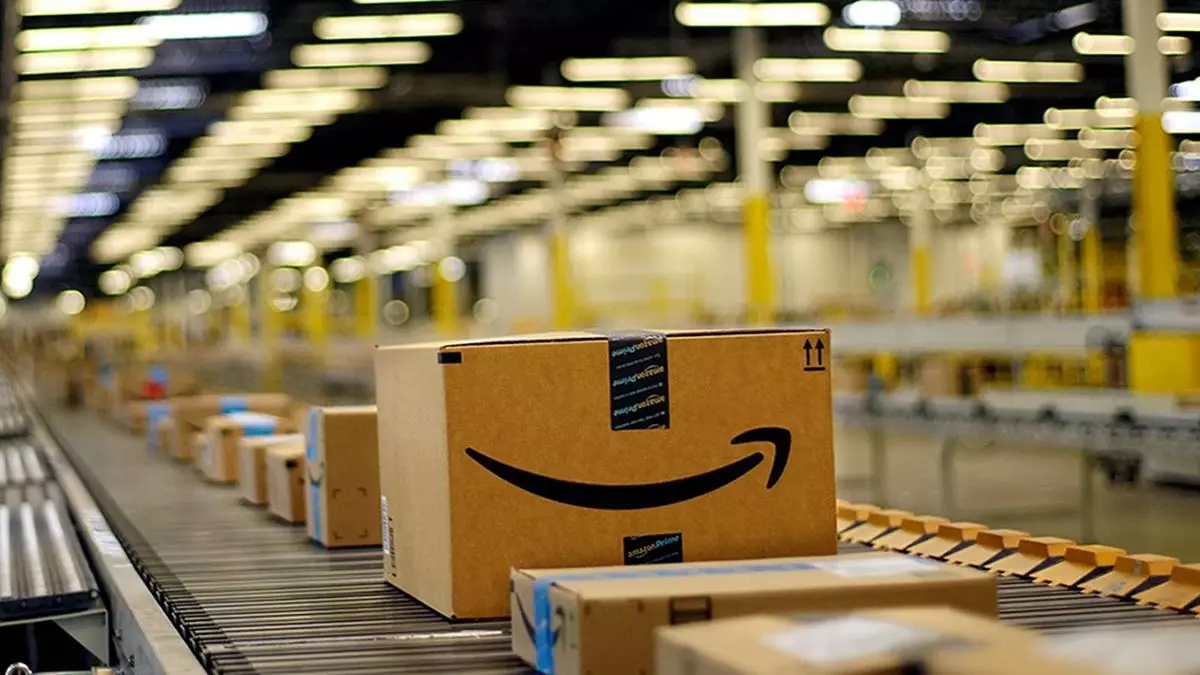 Kotak Amazon melancarkan talian penghantar.