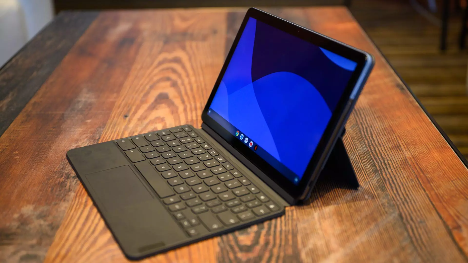 Lenovo IdeaPad ड्युएट लॅपटॉप मोड