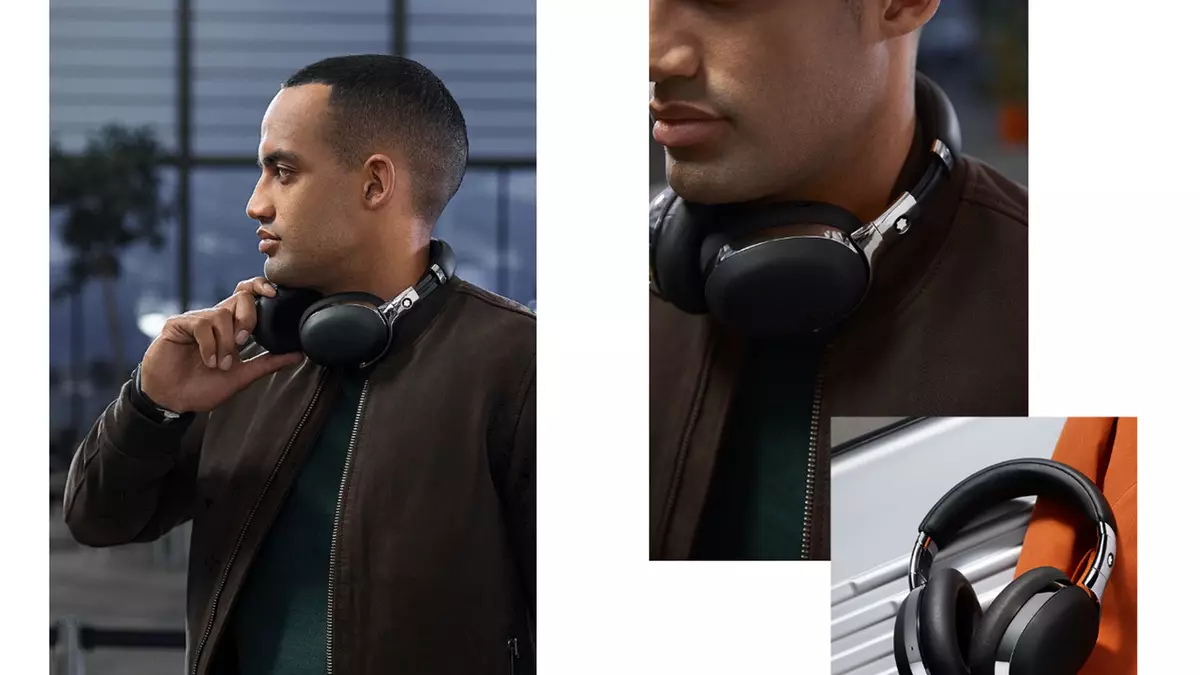 Una foto de un hombre usando los auriculares inteligentes Montblanc