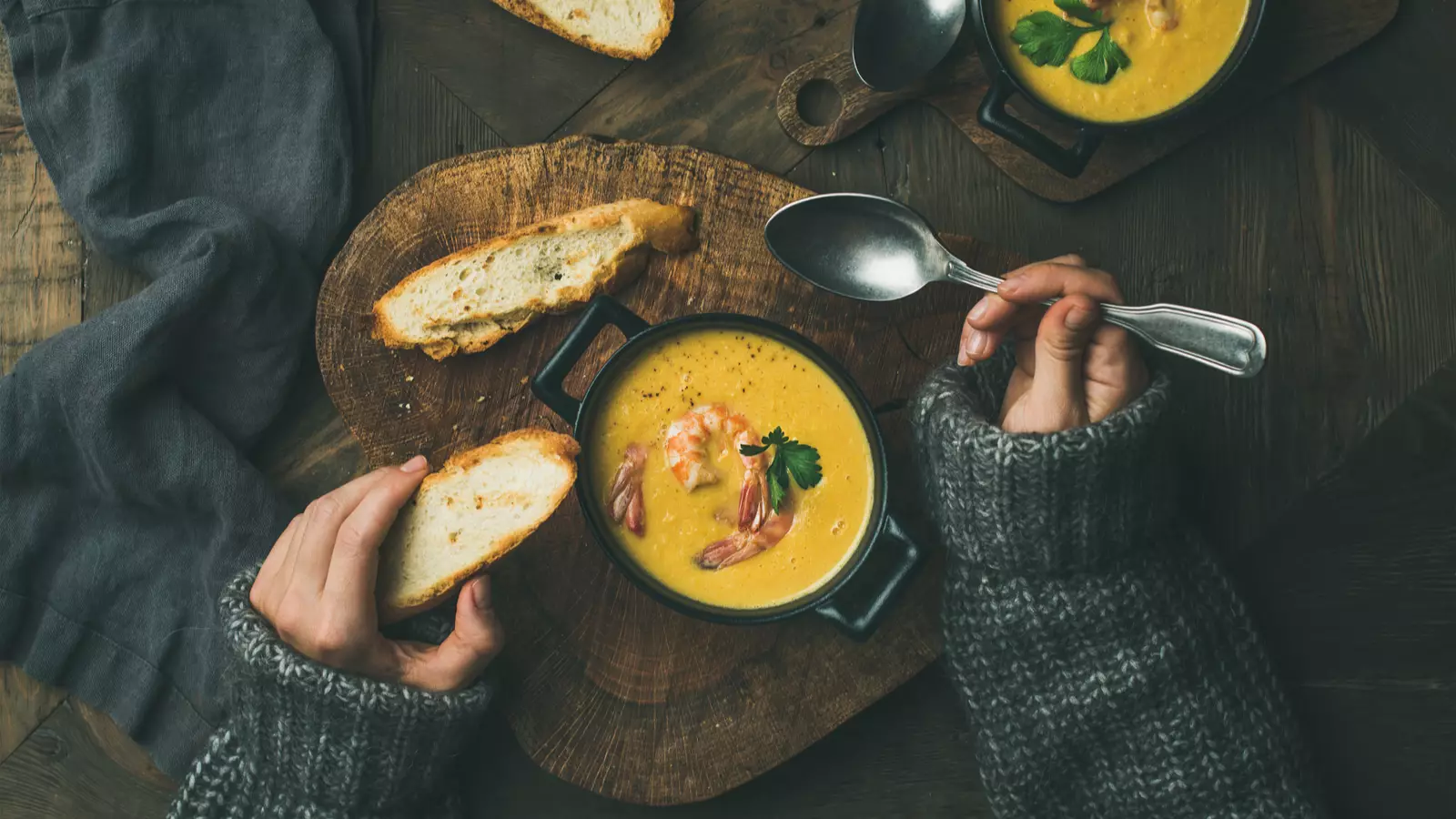 सूप प्रेमीहरूको लागि 8 उपयोगी भान्सा वस्तुहरू