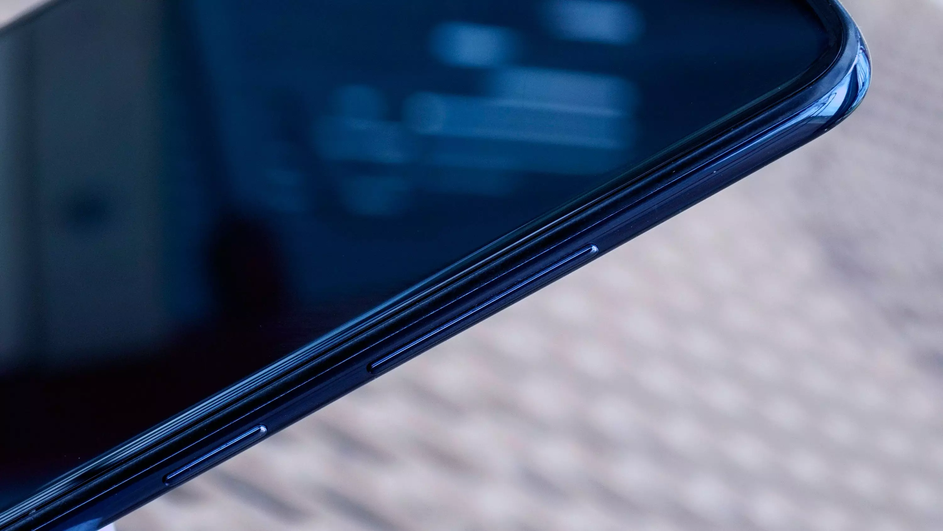 Galaxy A51 వైపు బటన్లు