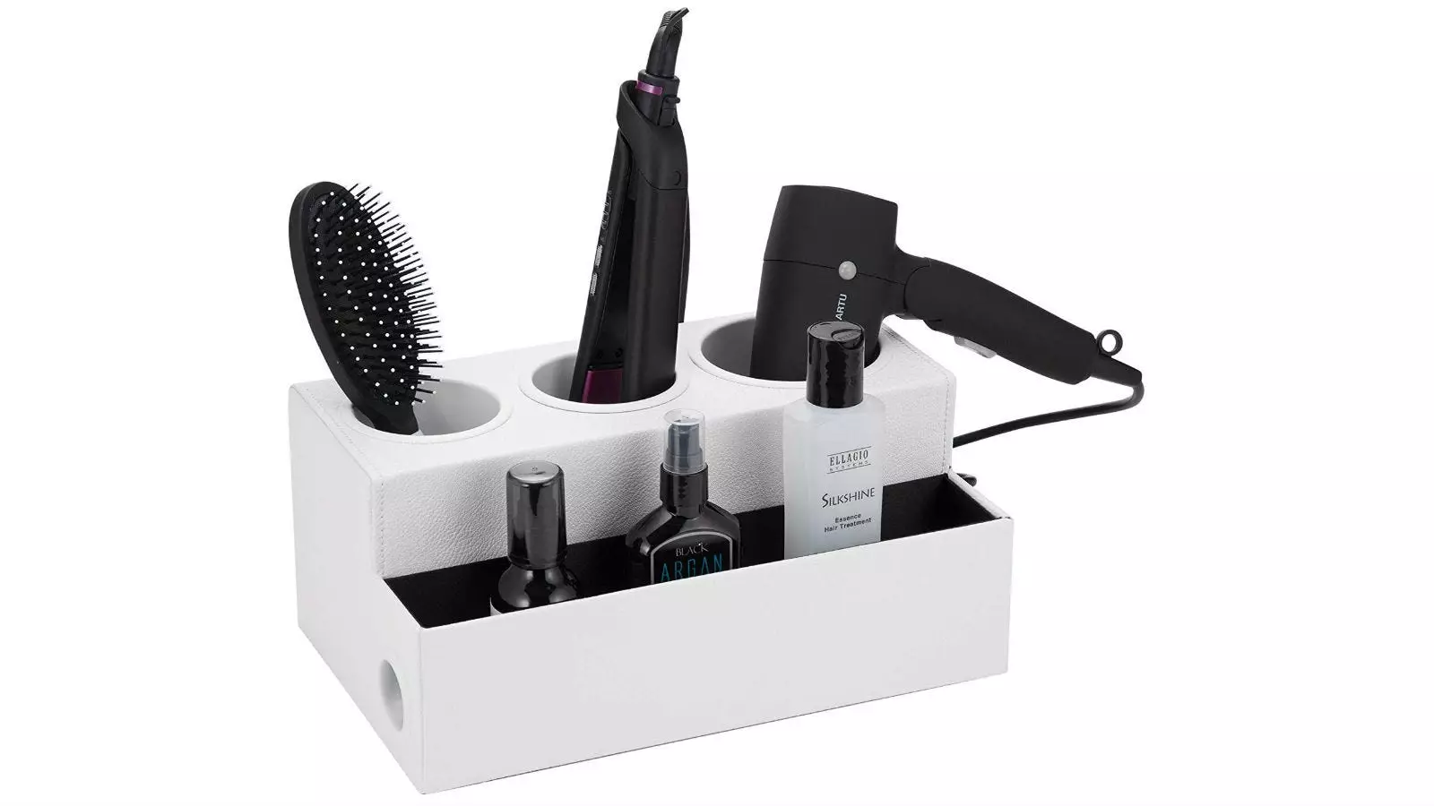 O organizador de secador de cabelo JackCubeDesign segurando uma escova de cabelo, aparador, um secador de cabelo e três frascos de produtos de modelagem.