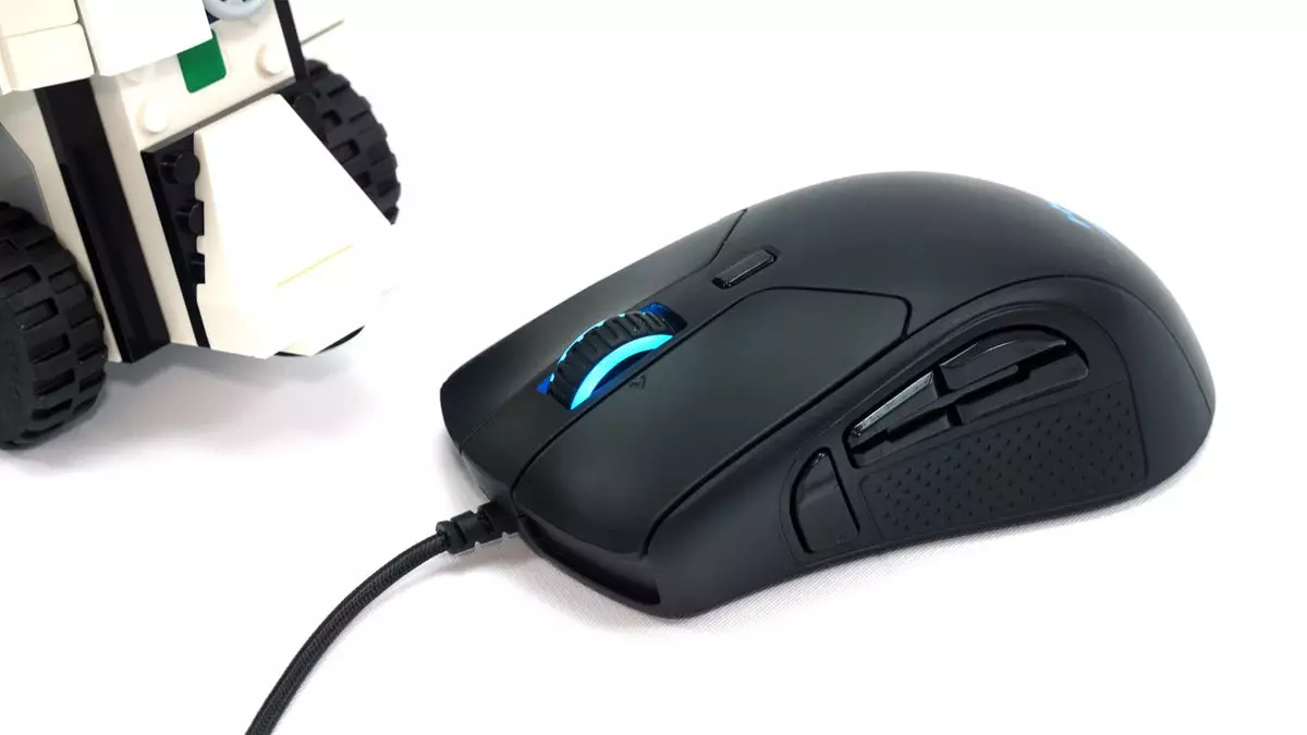 O mouse para jogos para PC Pulsefire Raid.