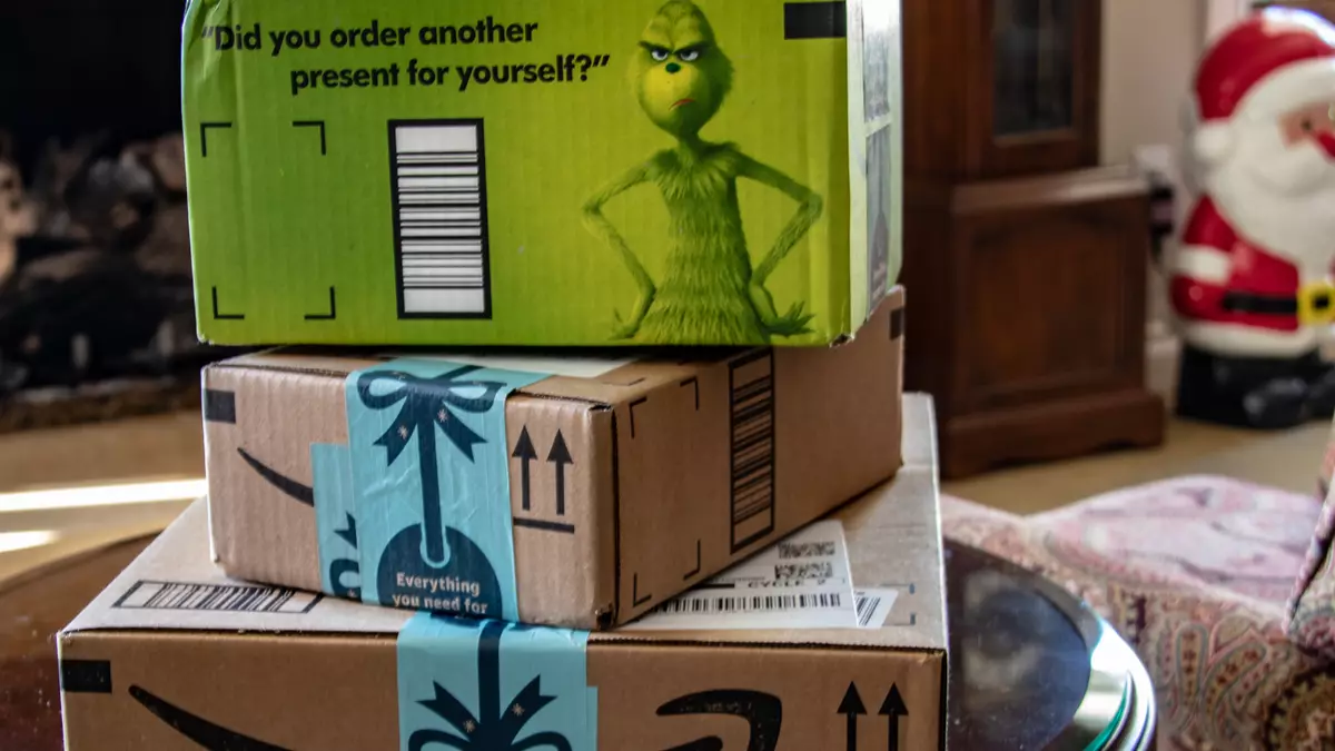 Kotak Amazon sedia untuk Krismas