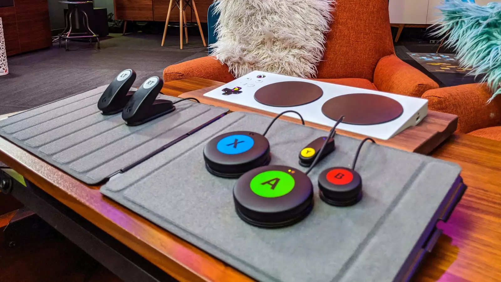 Logitech Uyarlamalı Kit, Erişilebilir Oyun Oynamayı Uygun Fiyatlı Hale Getiriyor
