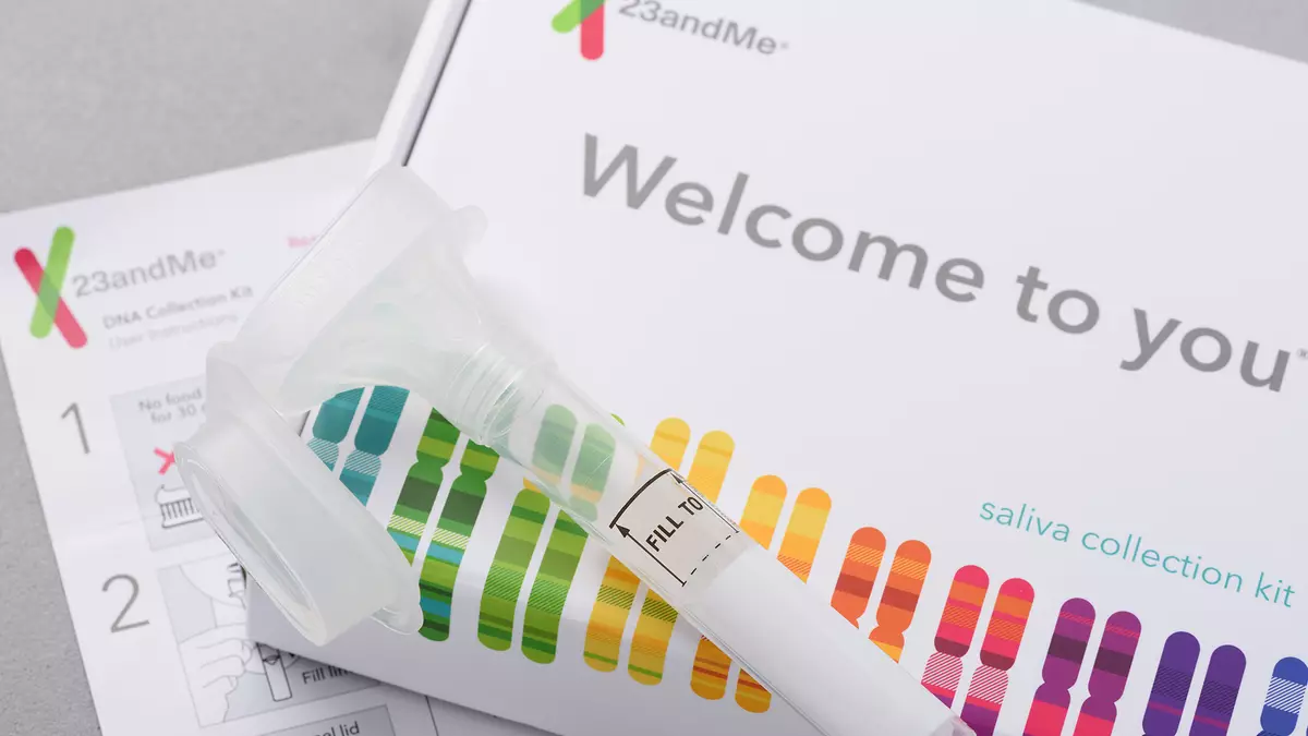 Ein Foto des DNA-Testkits von 23andME.