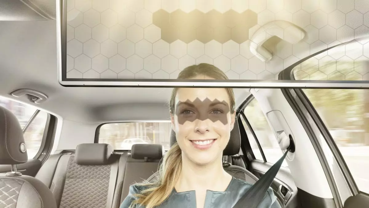 Visor solar Bosch Virtual Visor dentro de un automóvil