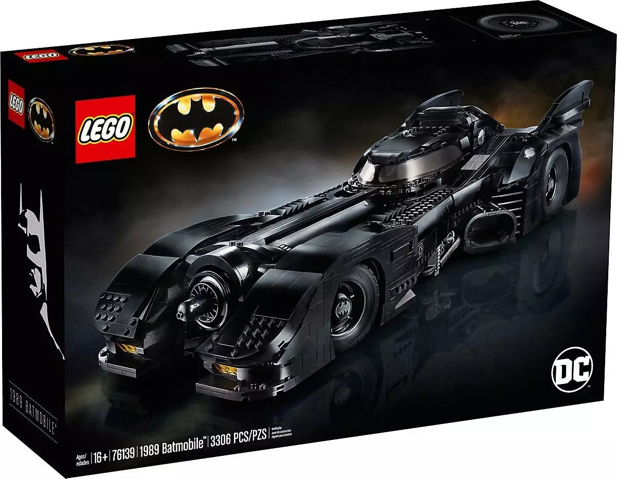 Kotak Lego Batmobile dengan logo DC.
