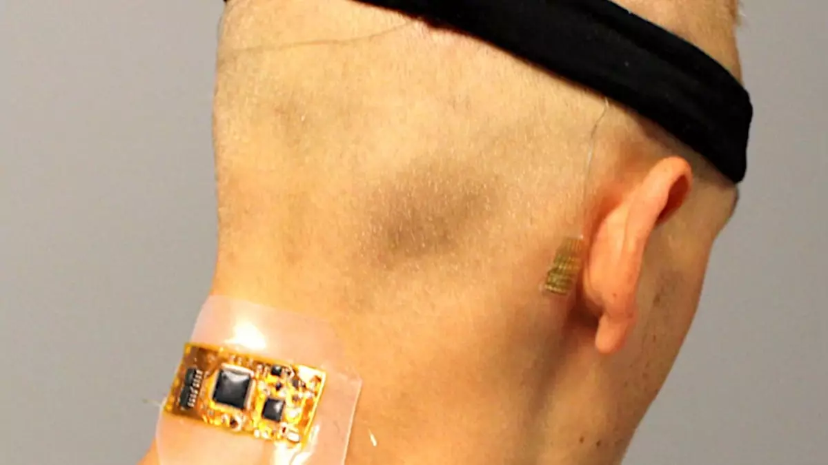 Elektrody bezdrátového mozkového počítačového rozhraní.