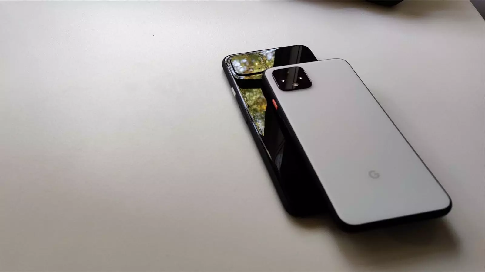 Google Pixel 4 һәм 4 XL тулы күзәтү: Бер адым алга, бер адым артка