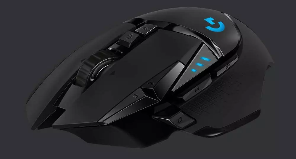 Ang logitech G502 wireless gaming mouse.