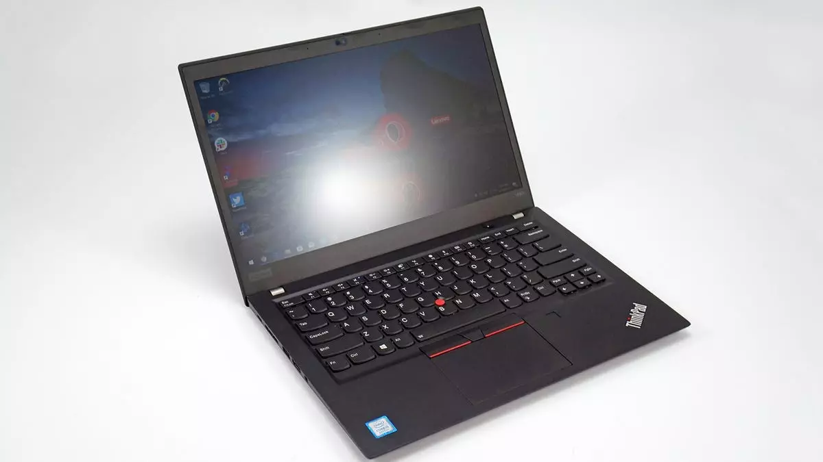 Lenovo ThinkPad T490s.