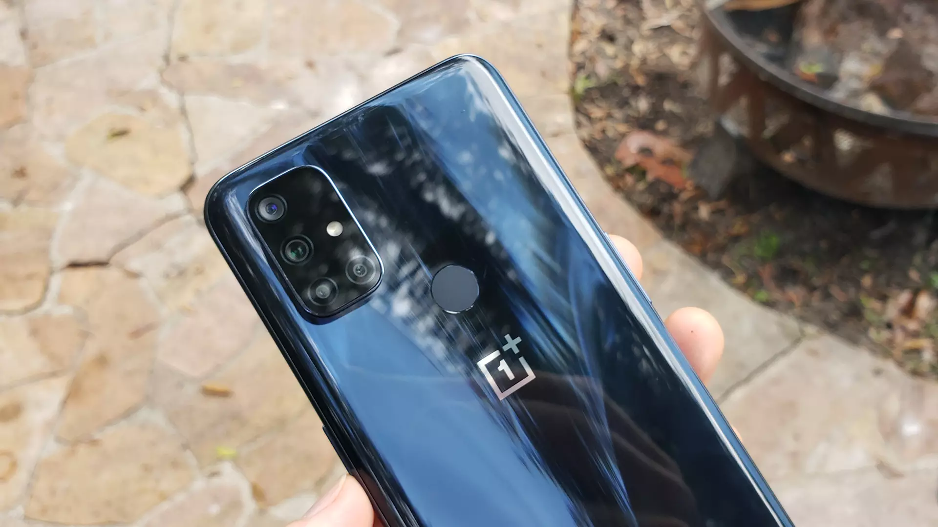 OnePlus Nord N10 5G کا پچھلا حصہ۔