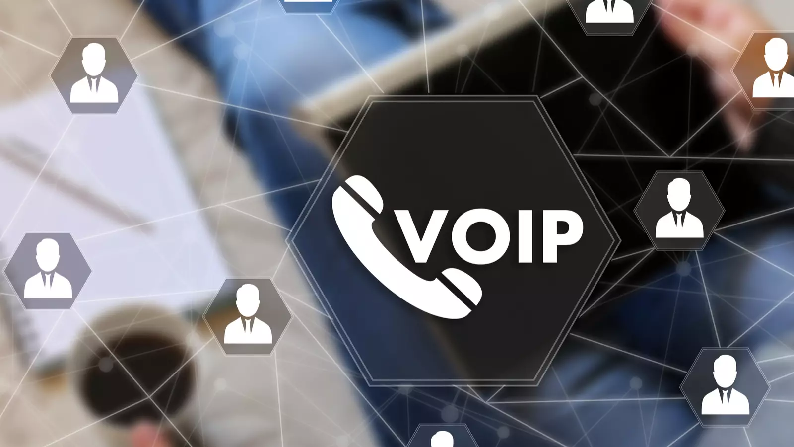 VOIP-Symbol mit einem Netz aus Linien, die Benutzersymbole verbinden.