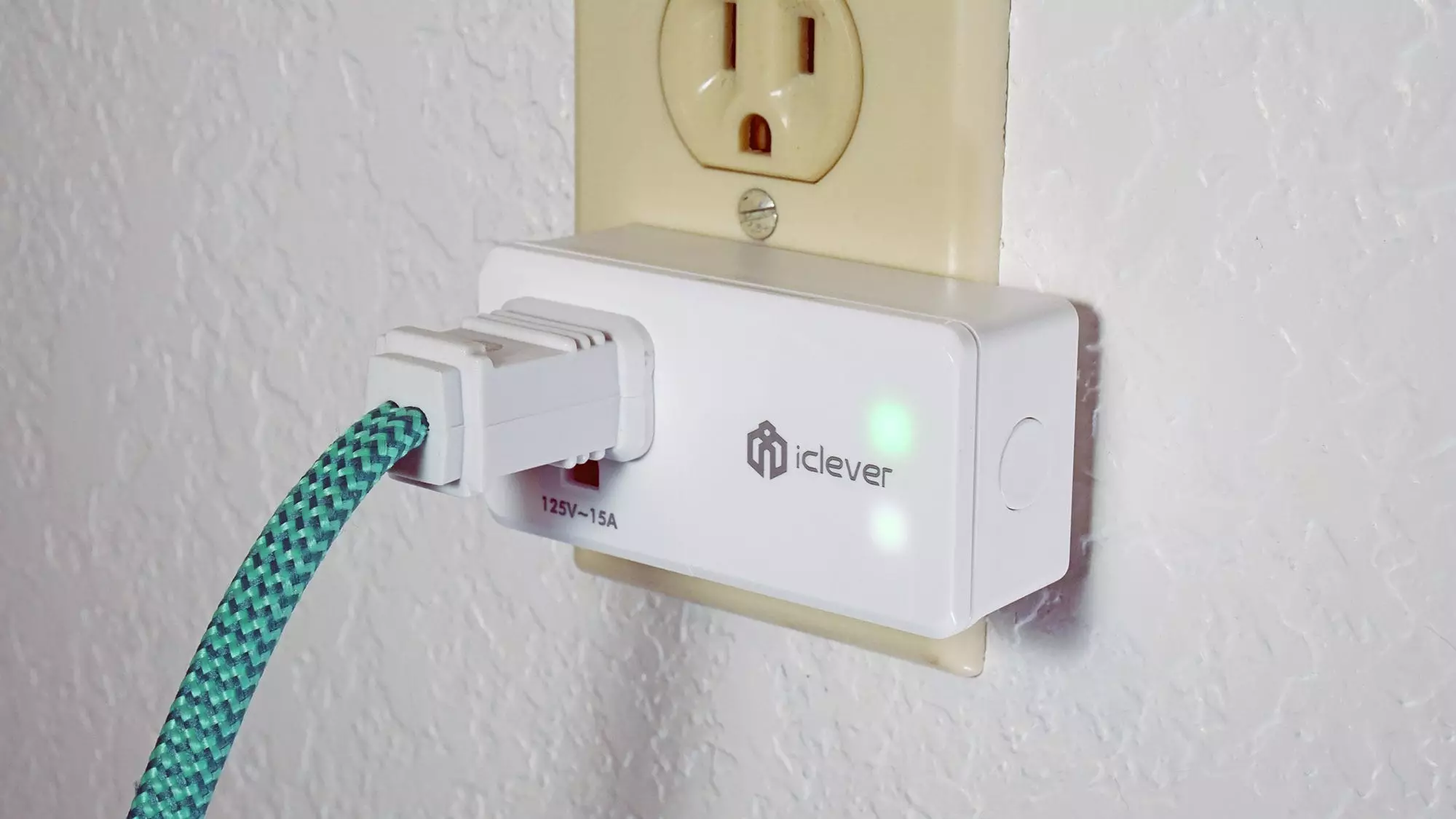 iClever Smart Outlet Efektif, Tapi Rumit untuk Mengaturnya
