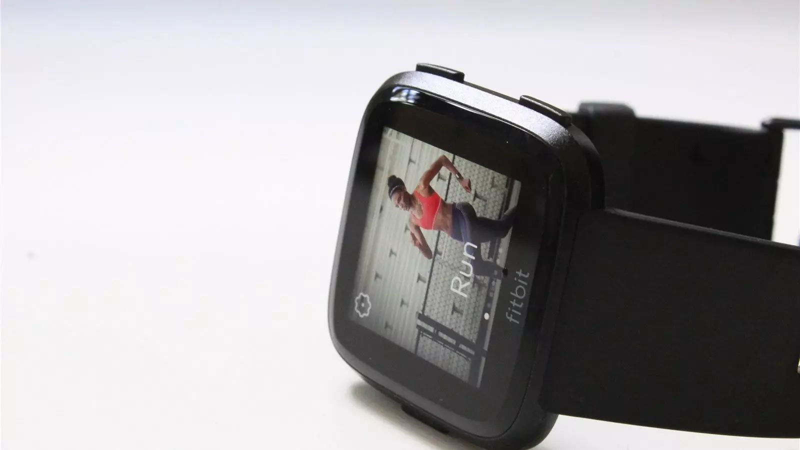 Fitbit Versa treniruočių ekrane.