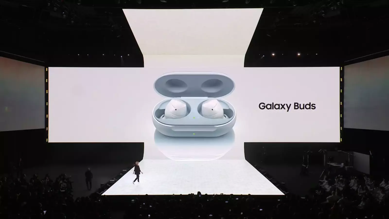 Samsungove nove slušalke Galaxy Buds je mogoče brezžično polniti z uporabo Galaxy S10