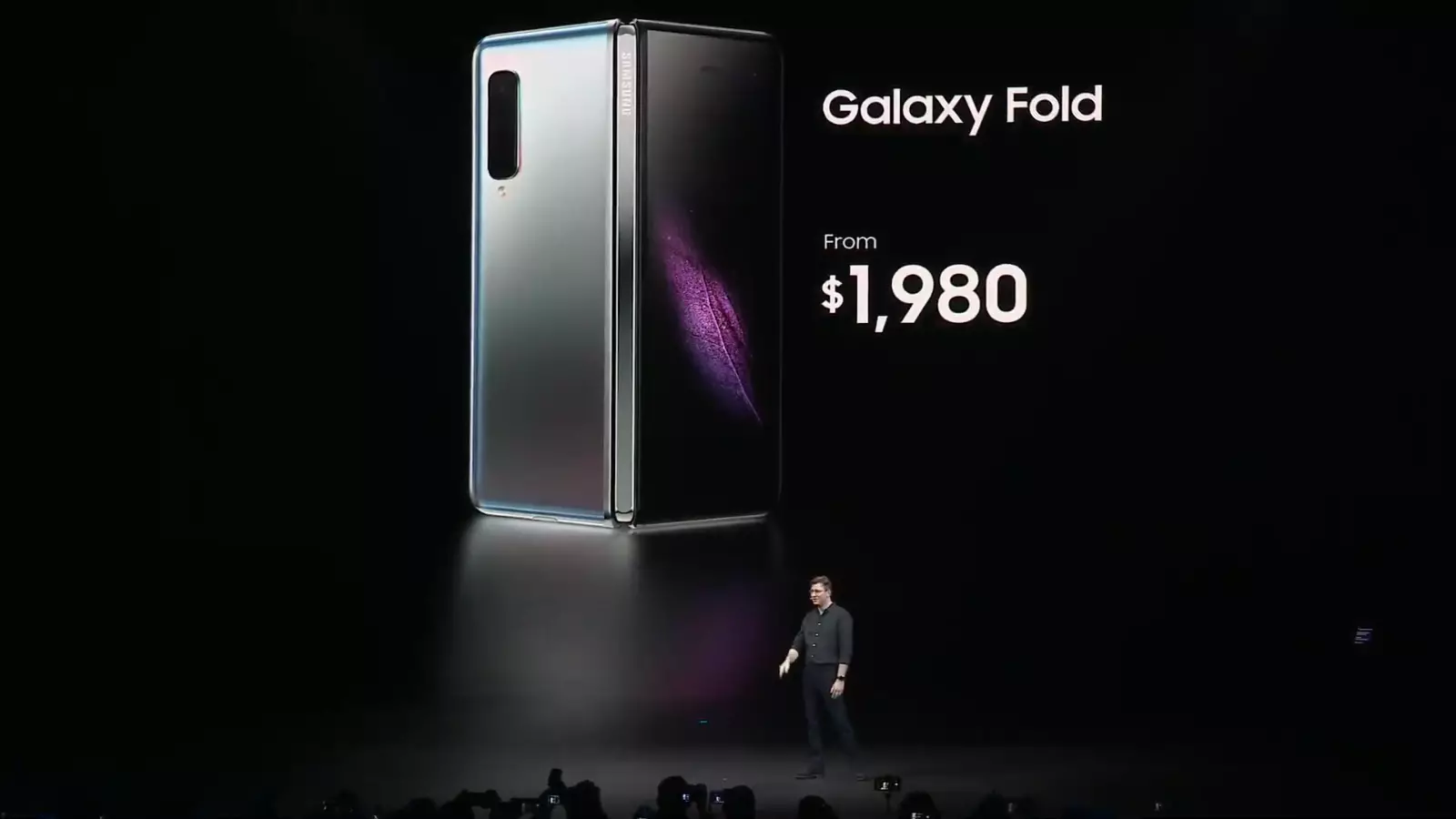 Samsung Galaxy Fold zai sami babban allo da alamar farashi.
